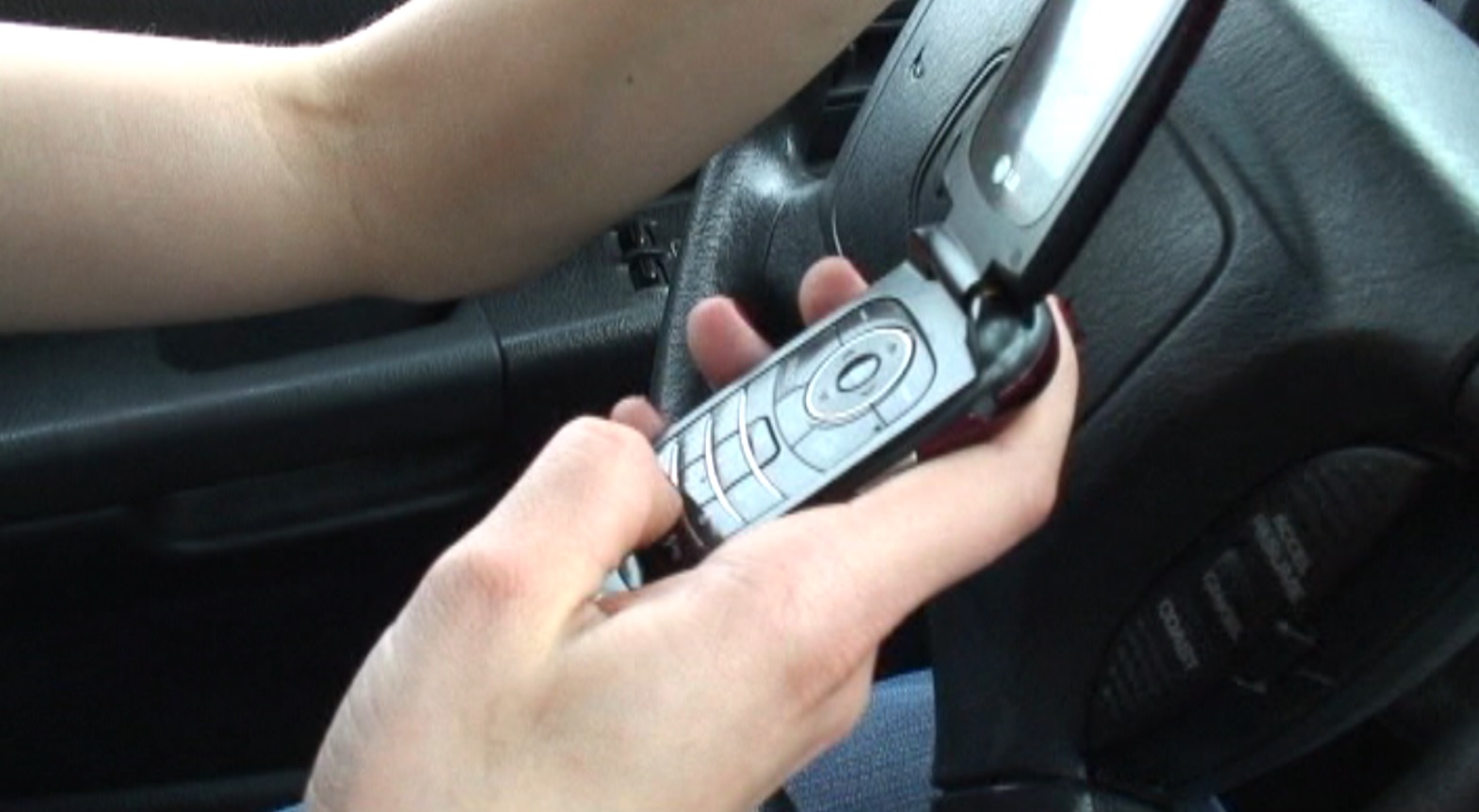 Survey has shocking results on distracted driving | wgrz.com