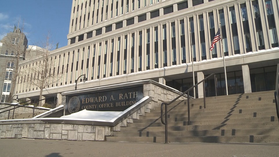 Man with knife threatens Erie County employee | wgrz.com