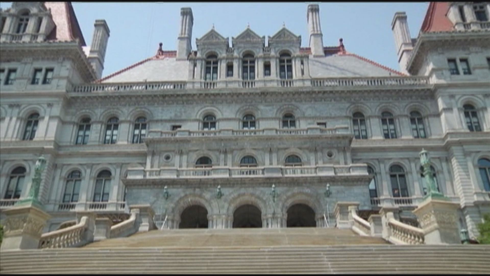 Fight brews over closing a key NY campaign loophole | wgrz.com