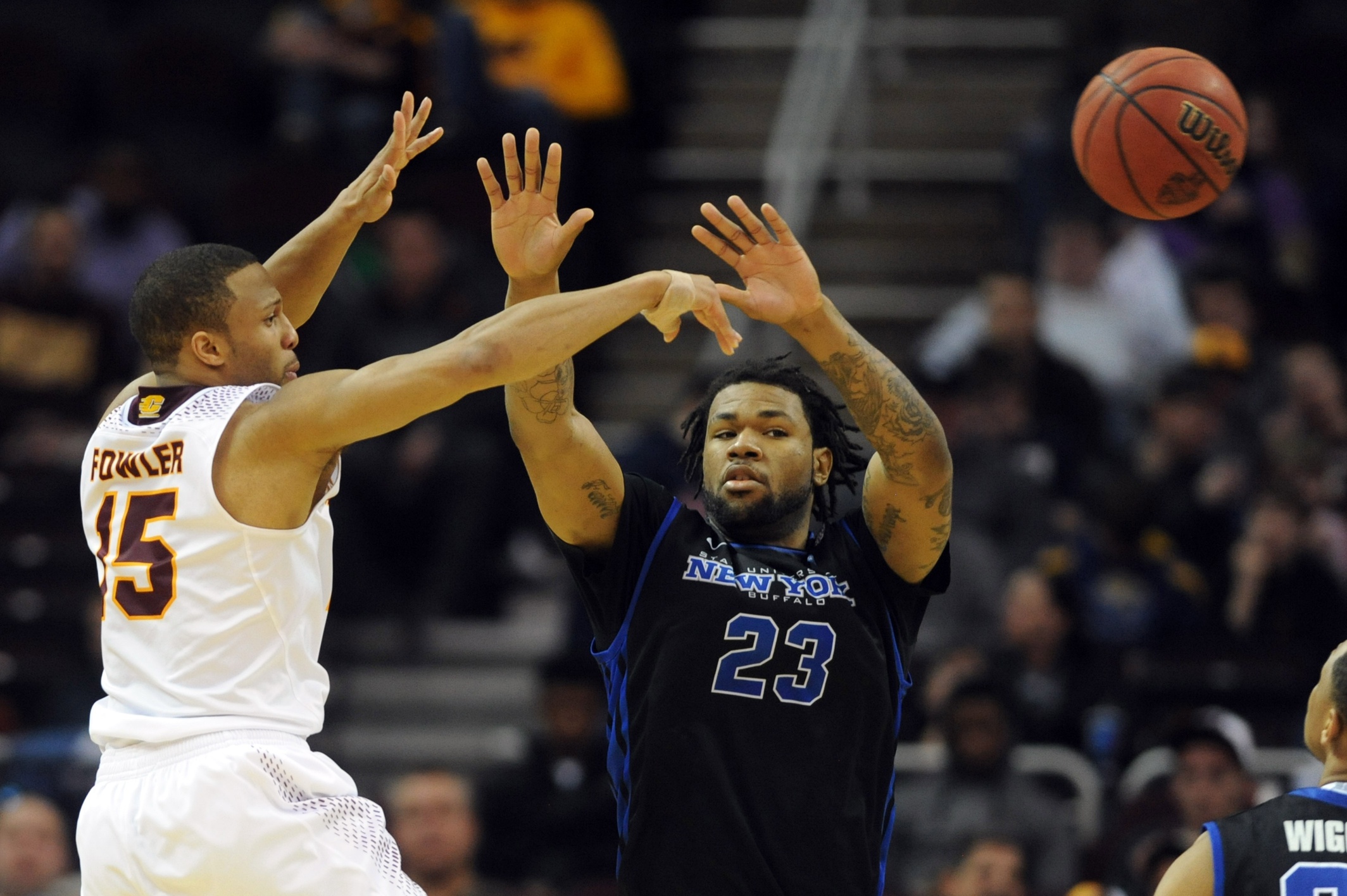 UB Hoop star Moss among those suspended after theft | wgrz.com