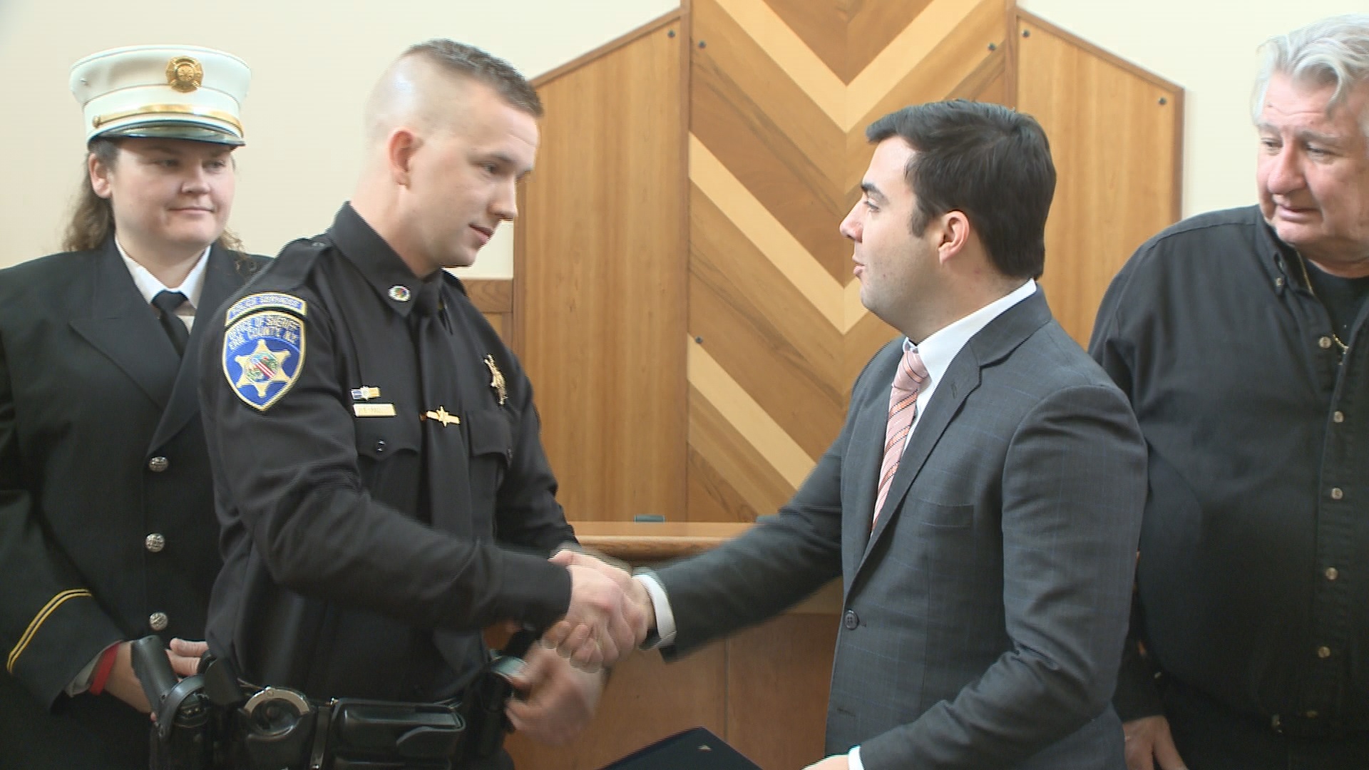 Erie Co. Deputy honored after rescuing couple from car crash | wgrz.com