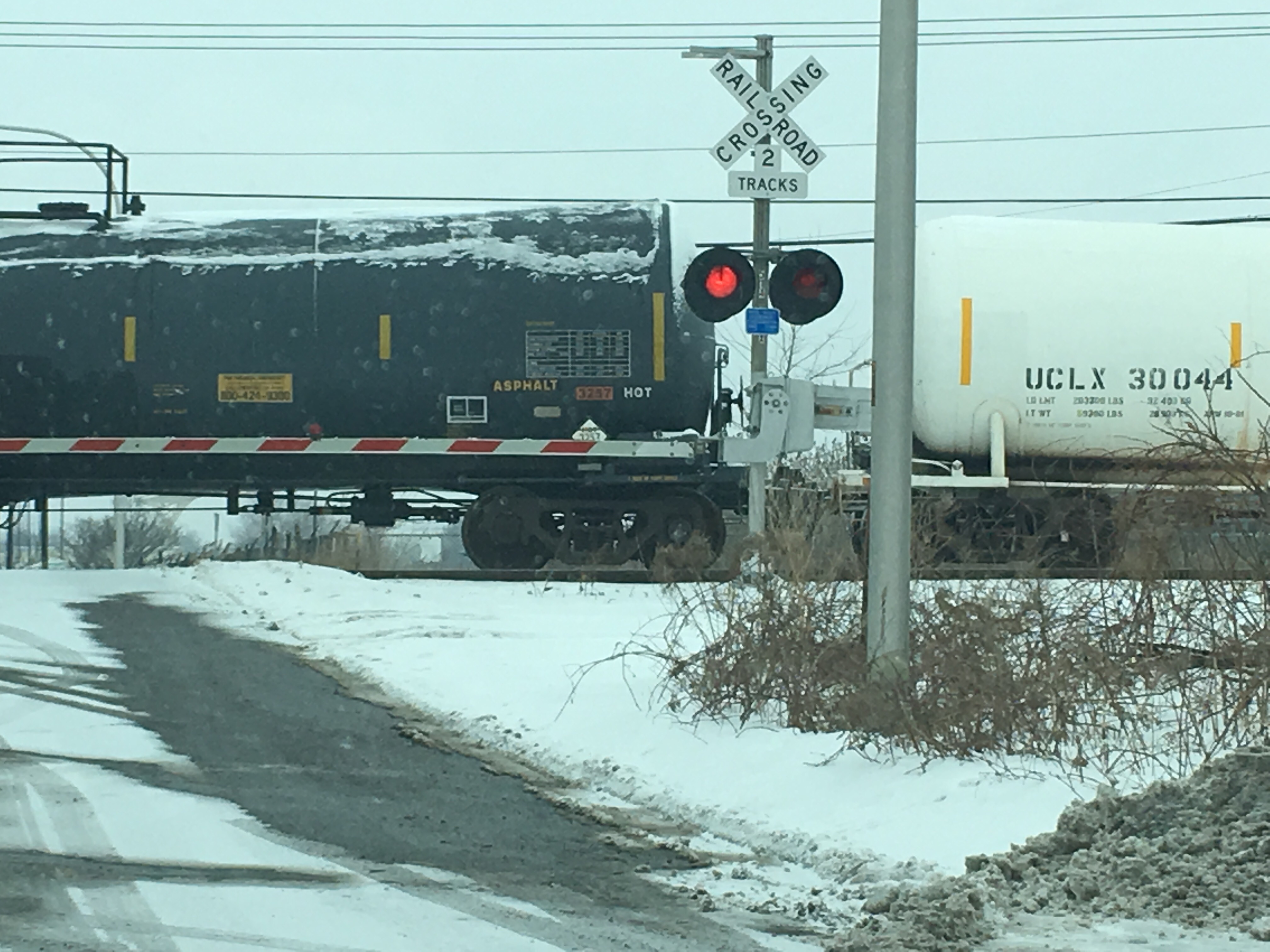 Stalled train delayed traffic in Tonawanda Friday | wgrz.com